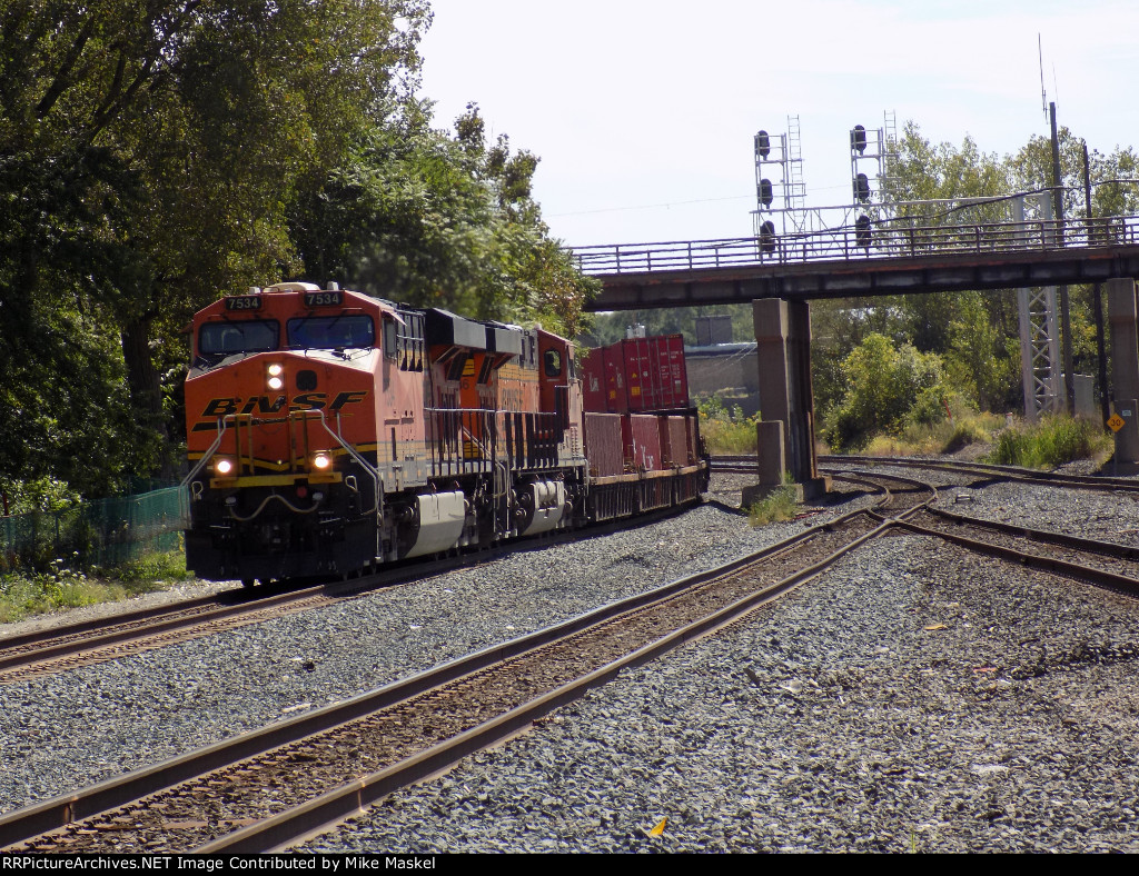 BNSF 7534
